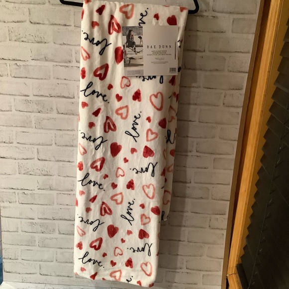 Rae Dunn | Holiday | Rae Dunn Valentine Hearts Throw | Poshmark